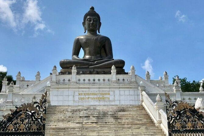 LUXURY Private day tour: Thailand & Malaysia KL (2 countries) from Singapore - An In-Depth Look at the Experience