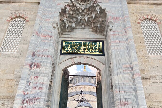 Luxury Private Istanbul Tour (allTickets and Transfers) VIP OSCAR - Exploring the Blue Mosque