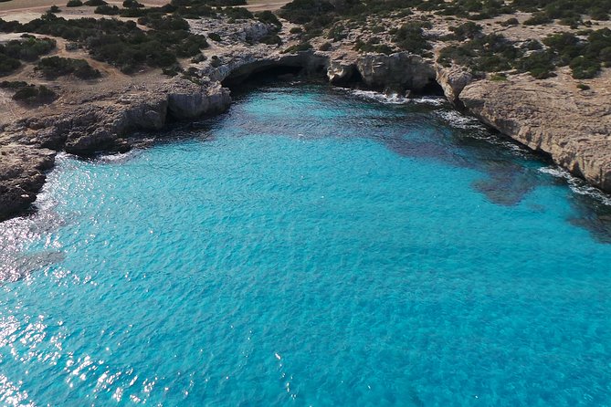 Luxury Private Motor Yacht Jeanneau NC33 Latchi Akamas - Included Amenities