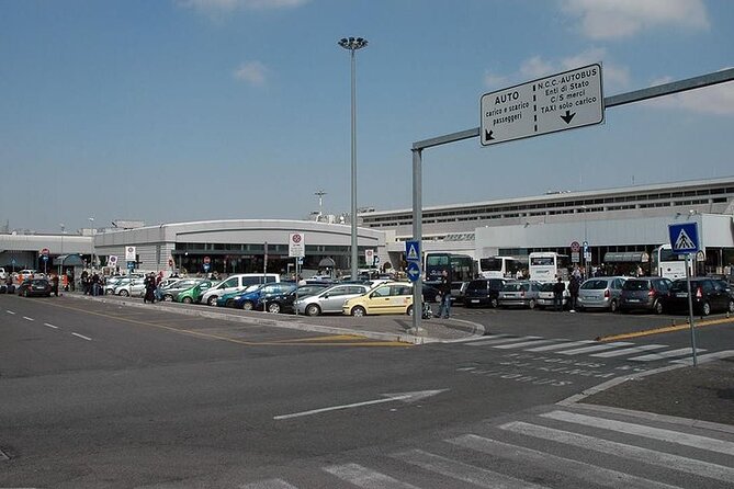 Luxury Private Transfer Civitavecchia Port to Fiumicino Airport - Vehicle Options and Capacities