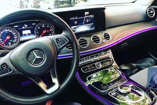 Luxury Private Transfer From Fiumicino Airport to Rome Center - Stress-free Airport Arrival