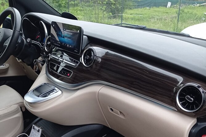 Luxury Private Transfer From Rome Center to Fiumicino Airport - Booking and Pickup Details