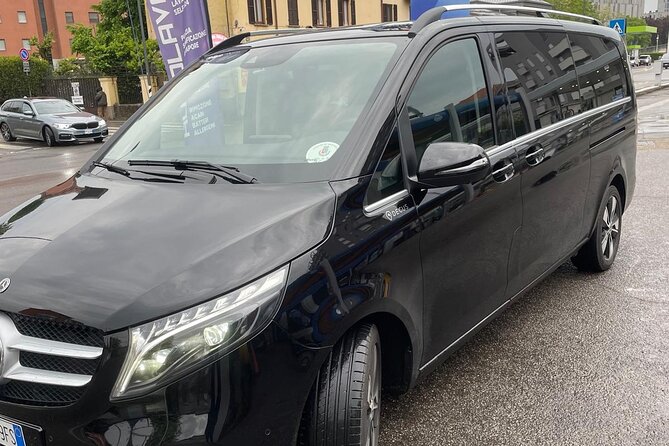 Luxury Private Transfer From Rome Center to Fiumicino Airport - Customizable Ride Options