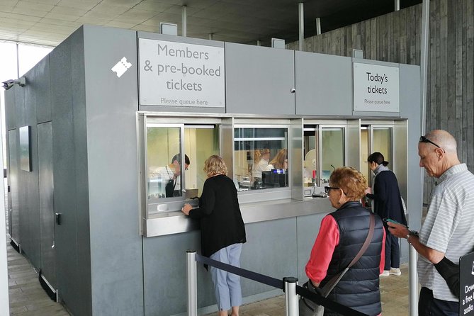 Luxury Private Vehicle Day Hire From & to London via Stonehenge Lacock and Bath - Onboard Amenities: Enhancing Your Journey