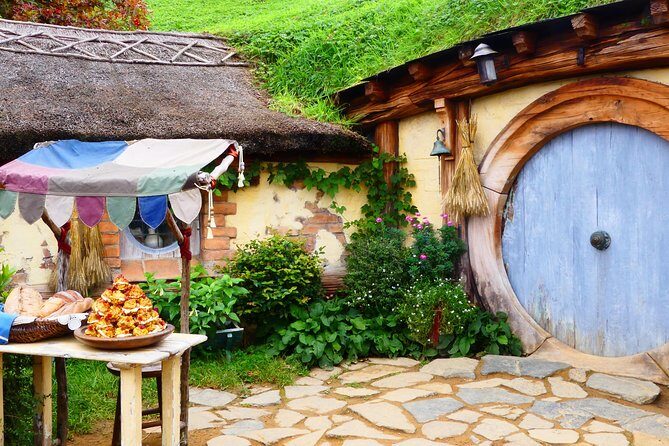 Luxury Small group tour from Auckland to Hobbiton Movie Set - Introduction: A Magical Journey from Auckland to Hobbiton