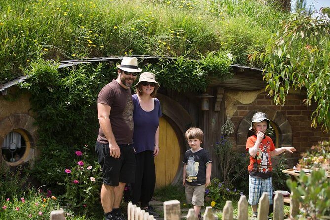 Luxury Small group tour from Auckland to Hobbiton Movie Set - The Value of This Tour
