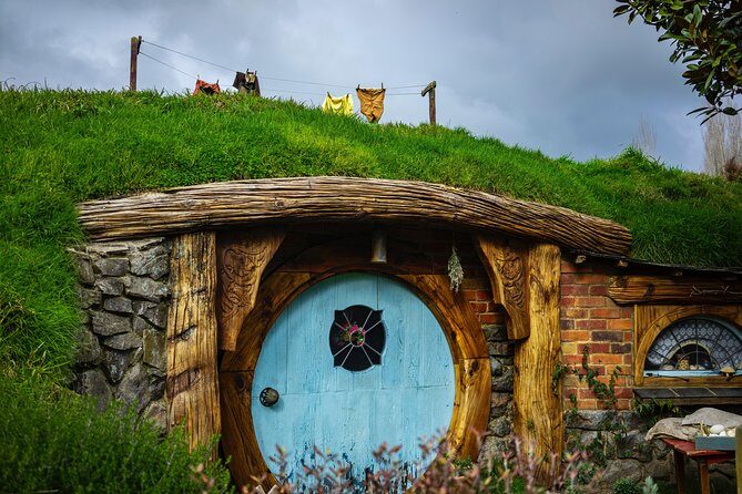 Luxury Small group tour from Auckland to Hobbiton Movie Set - Who Should Consider This Tour?