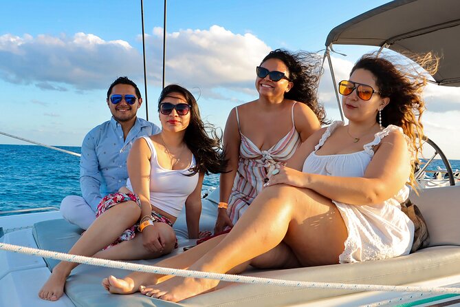 Luxury Sunset Sailing Cruise in Cancun With Light Dinner and Open Bar - Capturing Memorable Moments