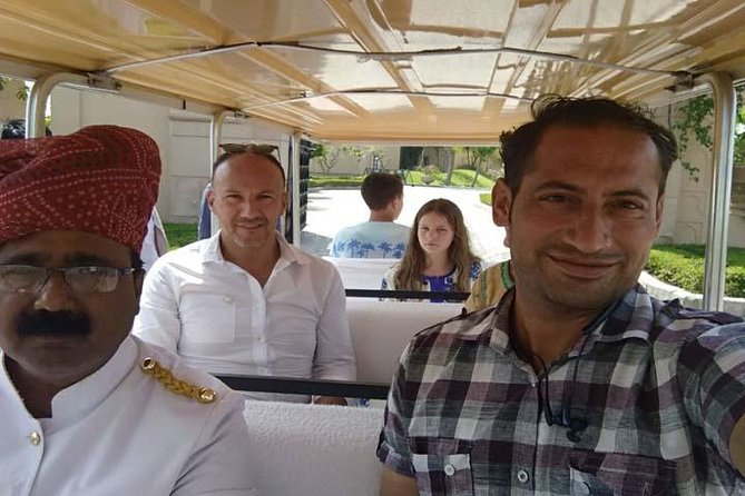 Luxury Taj Mahal Tour By Luxury Car From Delhi With 5 Star Lunch - Authenticity & Quality: What Travelers Say