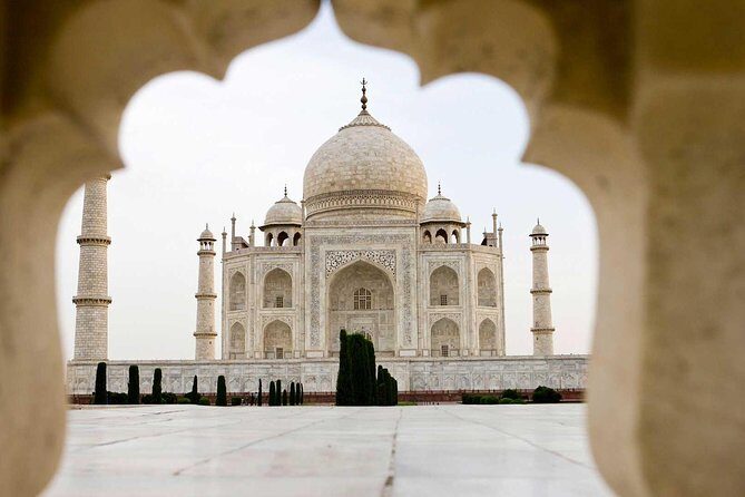 Luxury Taj Mahal Tour from Delhi: Same Day Agra Trip by Luxury Car - A Closer Look: What to Expect on the Tour
