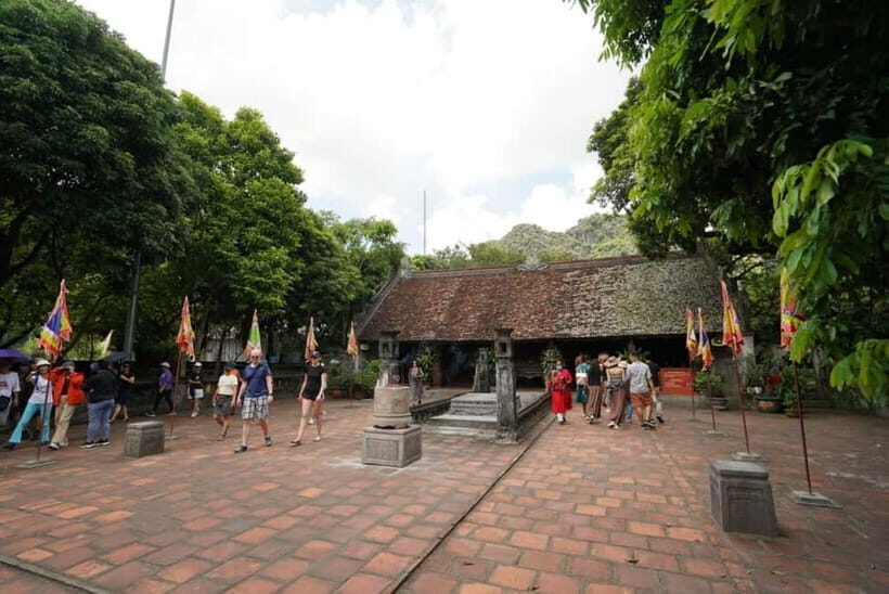 Luxury Tour Bich Dong Pagoda-Hoa Lu-Tam Coc-Mua Cave-Biking - Who Should Consider This Tour?