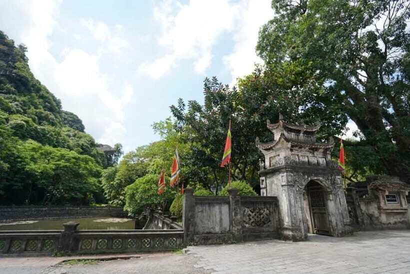 Luxury Tour Bich Dong Pagoda-Hoa Lu-Tam Coc-Mua Cave-Biking - FAQ
