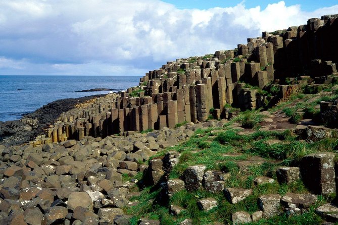 Luxury Tours Belfast. Full Day Private Hire Tour for 2- 6 People - Knowledgeable and Friendly Drivers