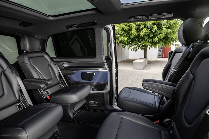 Luxury Tours Belfast. Full Day Private Hire Tour for 2- 6 People - Personalized Itineraries and Flexible Service