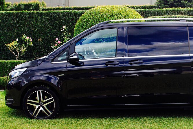 Luxury Van - Sydney Airport Private Arrival Transfer - An In-Depth Review of the Sydney Airport Private Arrival Transfer