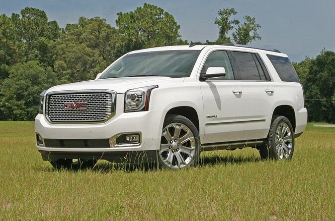 Luxury White Glove Chauffeur & Limo Service in Grand Cayman - Key Points