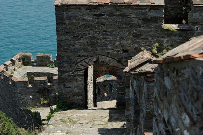 Luxury Yacht Bosphorus Cruise With Stop in Asia - Guide Included - Itinerary Details