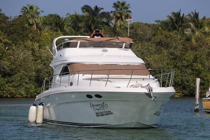 Luxury Yacht in Paradise and snorkel by Isla Mujeres - Analyzing the Cost and Value