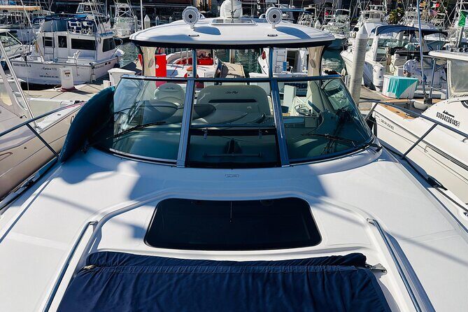 Luxury Yacht Tour in Los Cabos 45FT SeaRay Sundancer - Who Will Love This Tour?