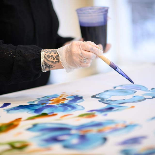 Lyon: Create your own traditional Lyonnais silk square - Key Points