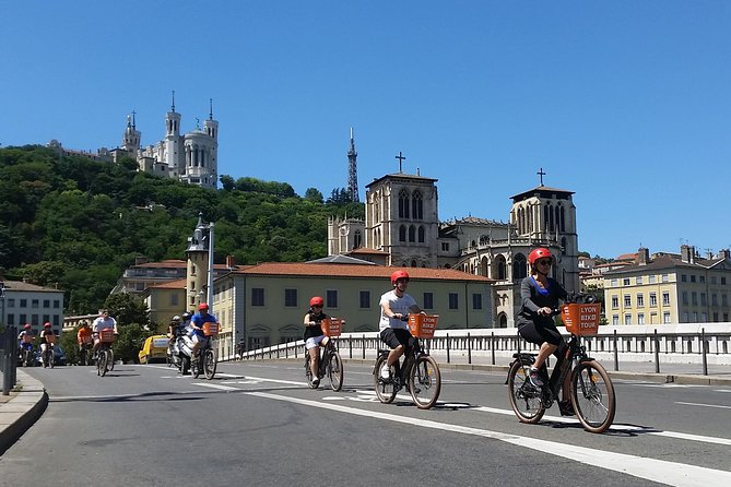 Lyon Electric Bike Tour Including Food Tasting With a Local Guide - Tour Highlights