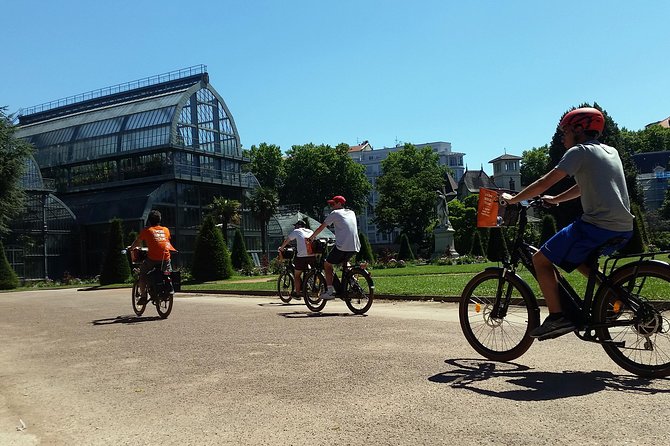 Lyon Electric Bike Tour Including Food Tasting With a Local Guide - Tour Experience