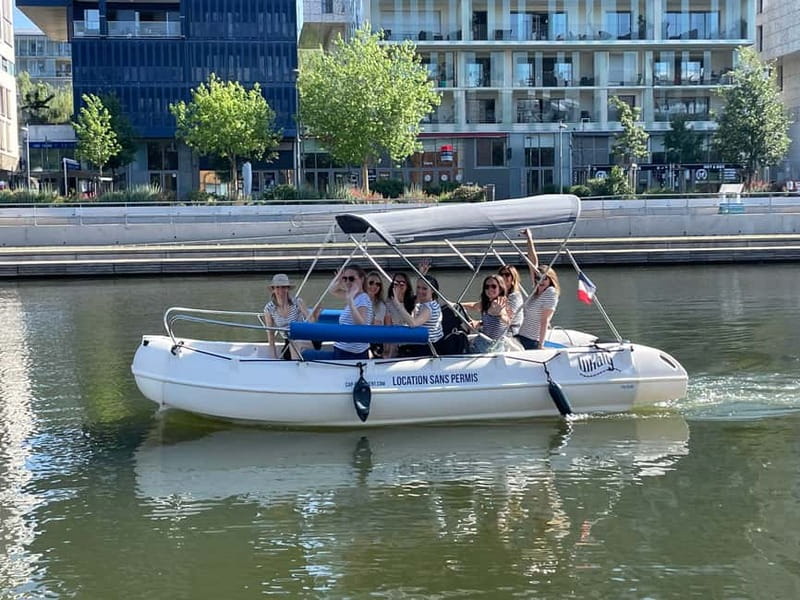 Lyon: Electric Boat Rental Without a License - Key Points