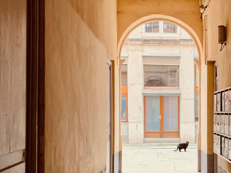 Lyon: French Resistance Smartphone Audio Walking Tour - Key Figures of the Resistance