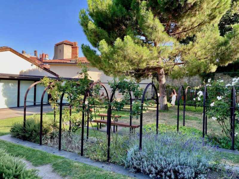 Lyon: Old Lyon Smartphone Audio-Guided Walking Tour - User Reviews and Feedback