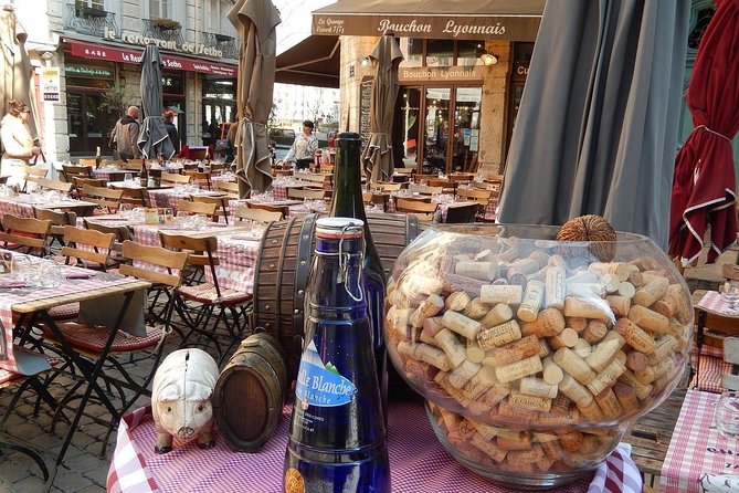 Lyon Old Town Food & Wine Tasting Tour Including a Bouchon Lyonnais - Issues and Complaints