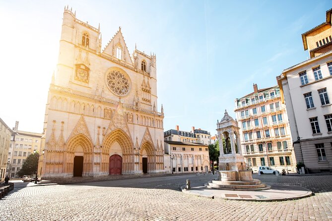 Lyon Old Town Tour with Sightseeing Cruise Tickets - Exploring Vieux Lyon and Rue Saint-Jean