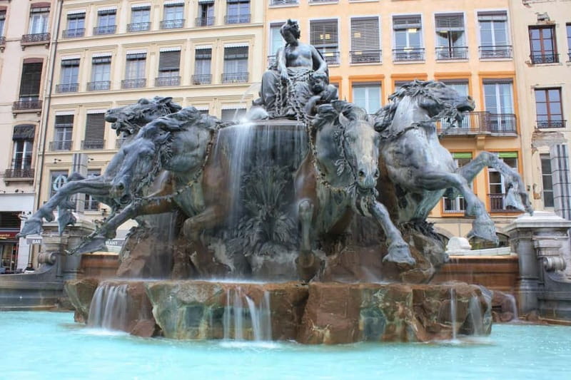 Lyon Old Town Tour with Vaporetto River Cruise Tickets - FAQ