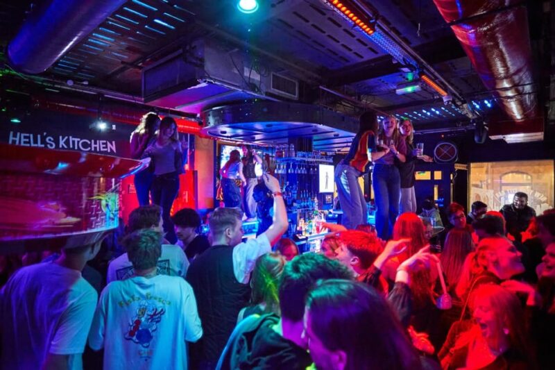 Lyon: Riviera Bar Crawl Party with Free Shots and Vip Entry - The Middle and Later Stops