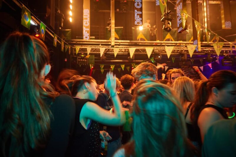 Lyon: Riviera Bar Crawl Party with Free Shots and Vip Entry - The Value of Guided Social Drinking