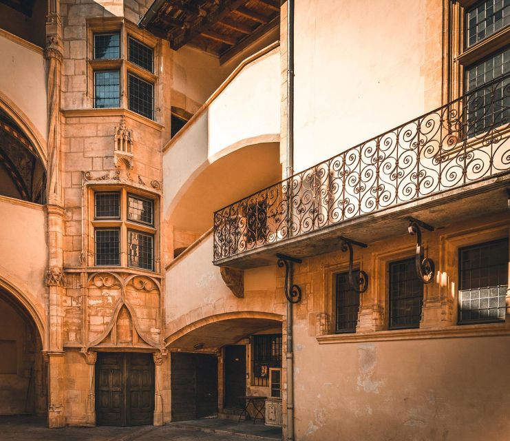 Lyon: Traboules Private Tour of the Secret Passages - Key Points