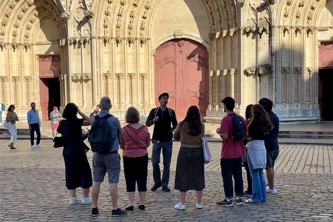 Lyons History and Must-Sees With a Local! (English Walking Tour) - Pricing and Booking