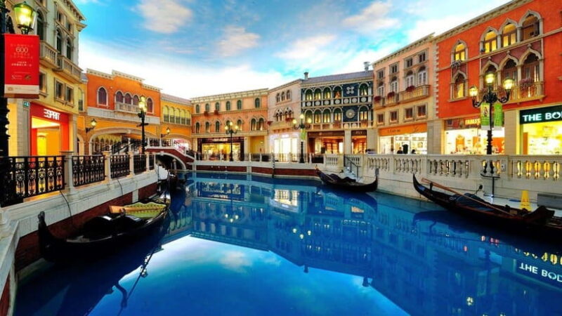 Macau: Venetian-Style Gondola Ride - A Romantic Escape in the Heart of Macau