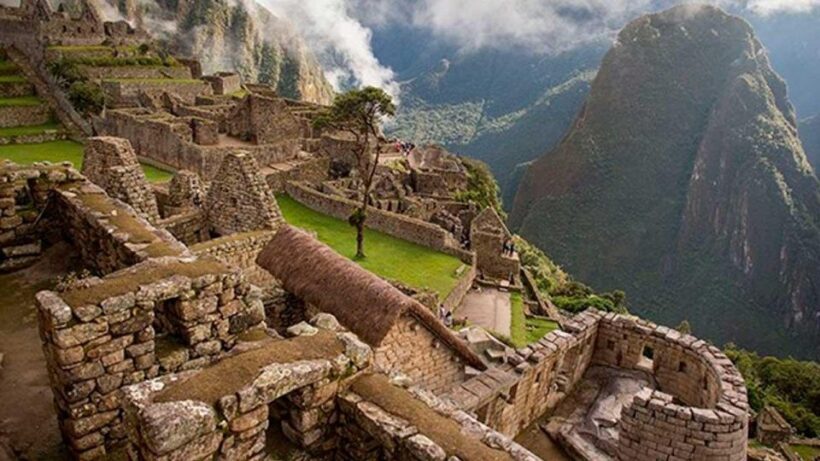 Machu Picchu Private: Exclusive Adventure from Cusco + Lunch - Exploring Machu Picchu with a Private Guide