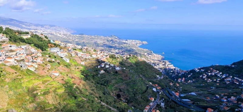 Madeira: Câmara de Lobos and Cabo Girão:Unforgettable adventure 4*4:duration3,5h - FAQs