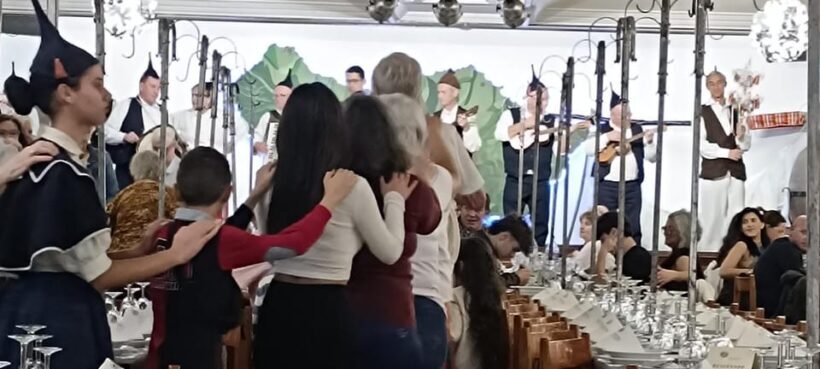 Madeira: Folk Dancing Show and Traditional Local Dinner - Detailed Tour Breakdown