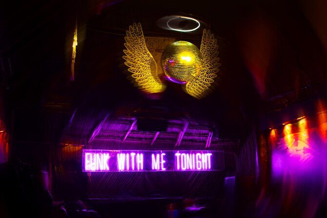Madness tour bar crawl Playa del carmen open bar - The Sum Up: Who Should Consider This Tour?
