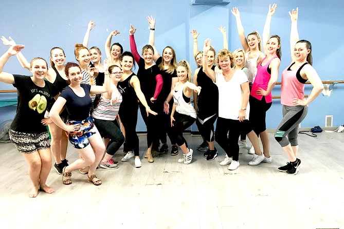 Madrid: 1-Hour Flamenco Class Experience - Instructor Experience