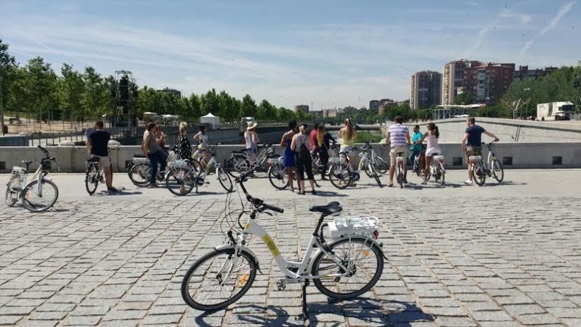 Madrid: 3-Hour Sightseeing Tour by Electric Bike - Key Points