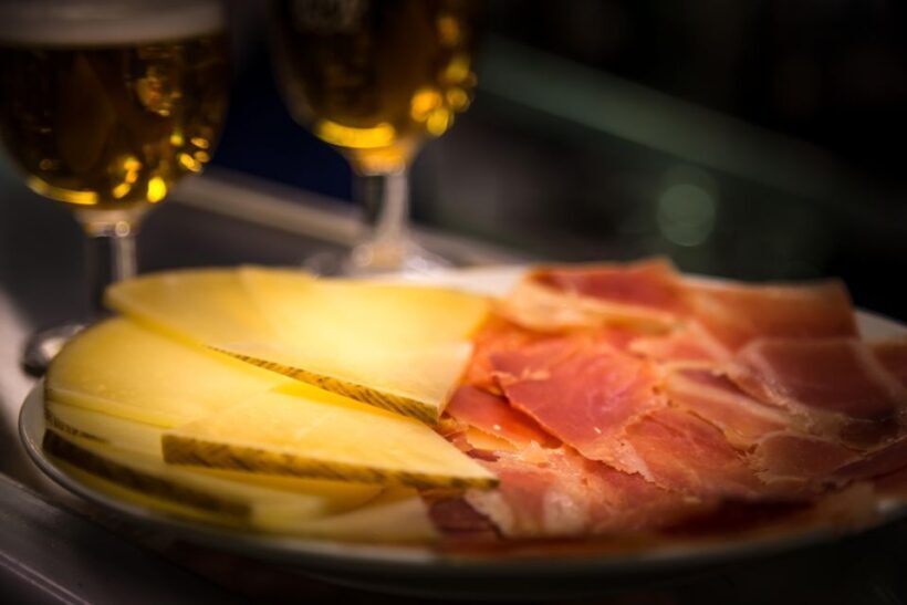 Madrid: Authentic Tapas Evening Tour with a side of History - A Deeper Look at the Experience