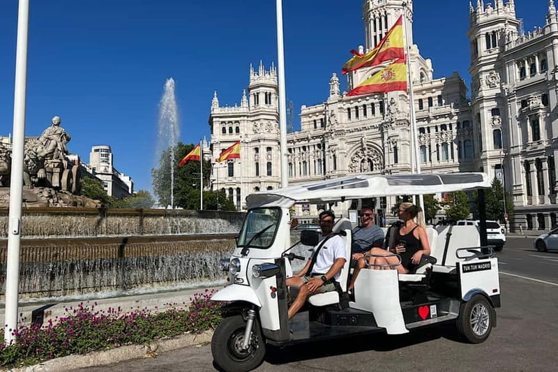 Madrid: Discover the City by Private Electric Tuk Tuk - Parque del Emir Mohamed I