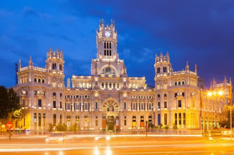 Madrid: Express Walk with a Local in 90 minutes - Exploring Madrid in 90 Minutes: What You Can Expect