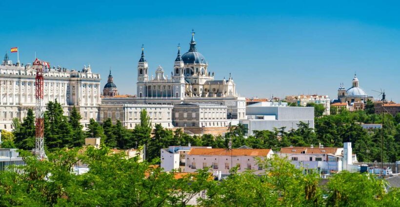 Madrid: Guided Highlights Walking Tour - Key Points