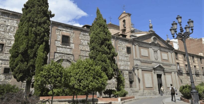 Madrid: Guided Walking Tour of Monasterio de las Descalzas - Authenticity and Experience