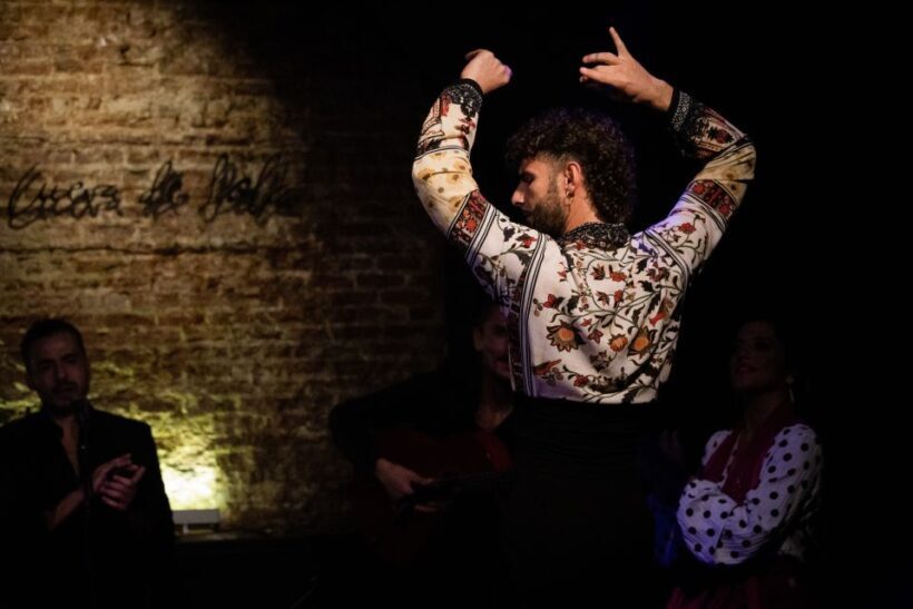 Madrid: La Cueva de Lola Flamenco Show Tickets with Drink - Who Should Consider This Experience?