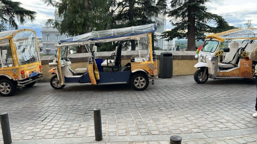 Madrid: Modern tour with Private guide in yellow tuk tuk - Transport, Timing, and Practical Details